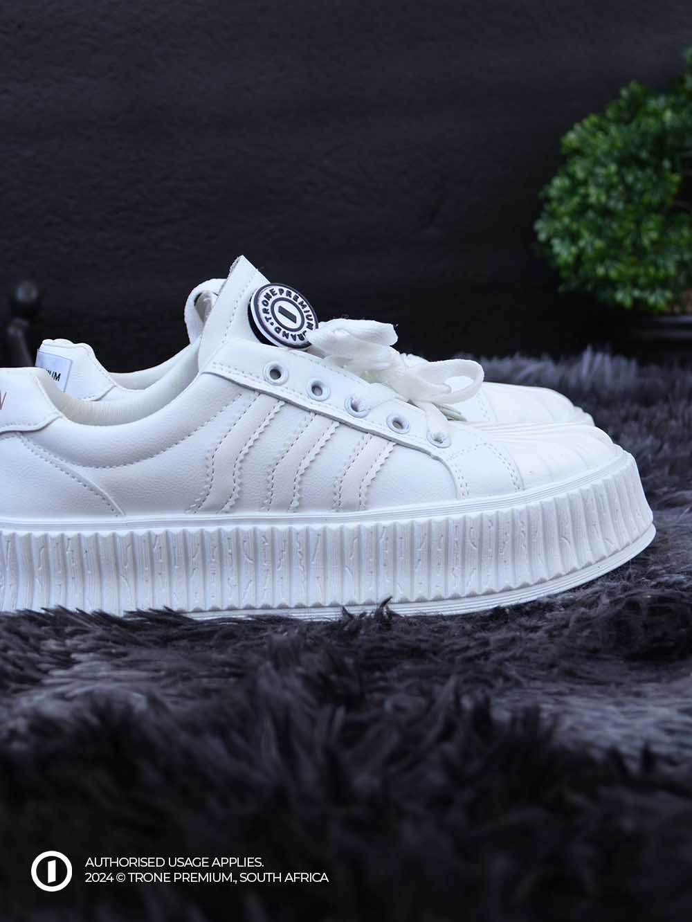 Carioca Court C Sneaker - White Stripes - Trone, South Africa
